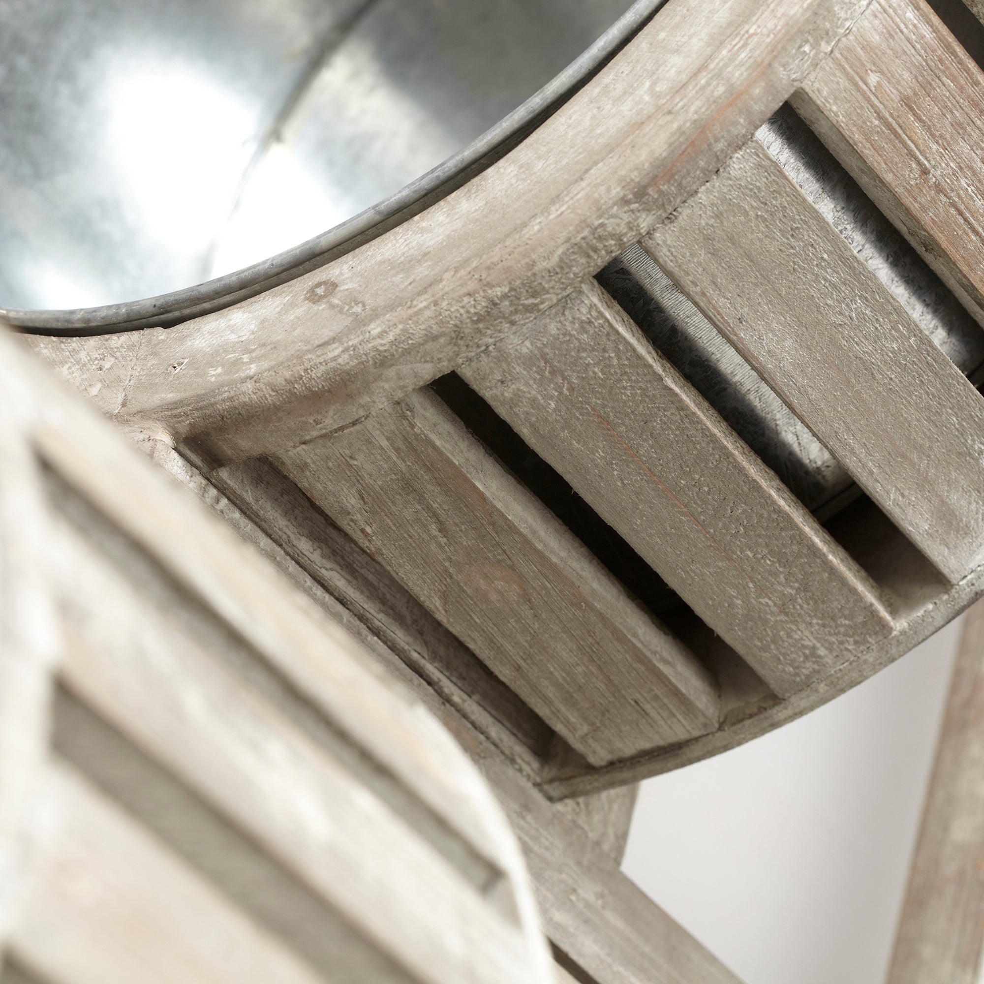 Cascade Screen Planter | Antique White - Cyan Design