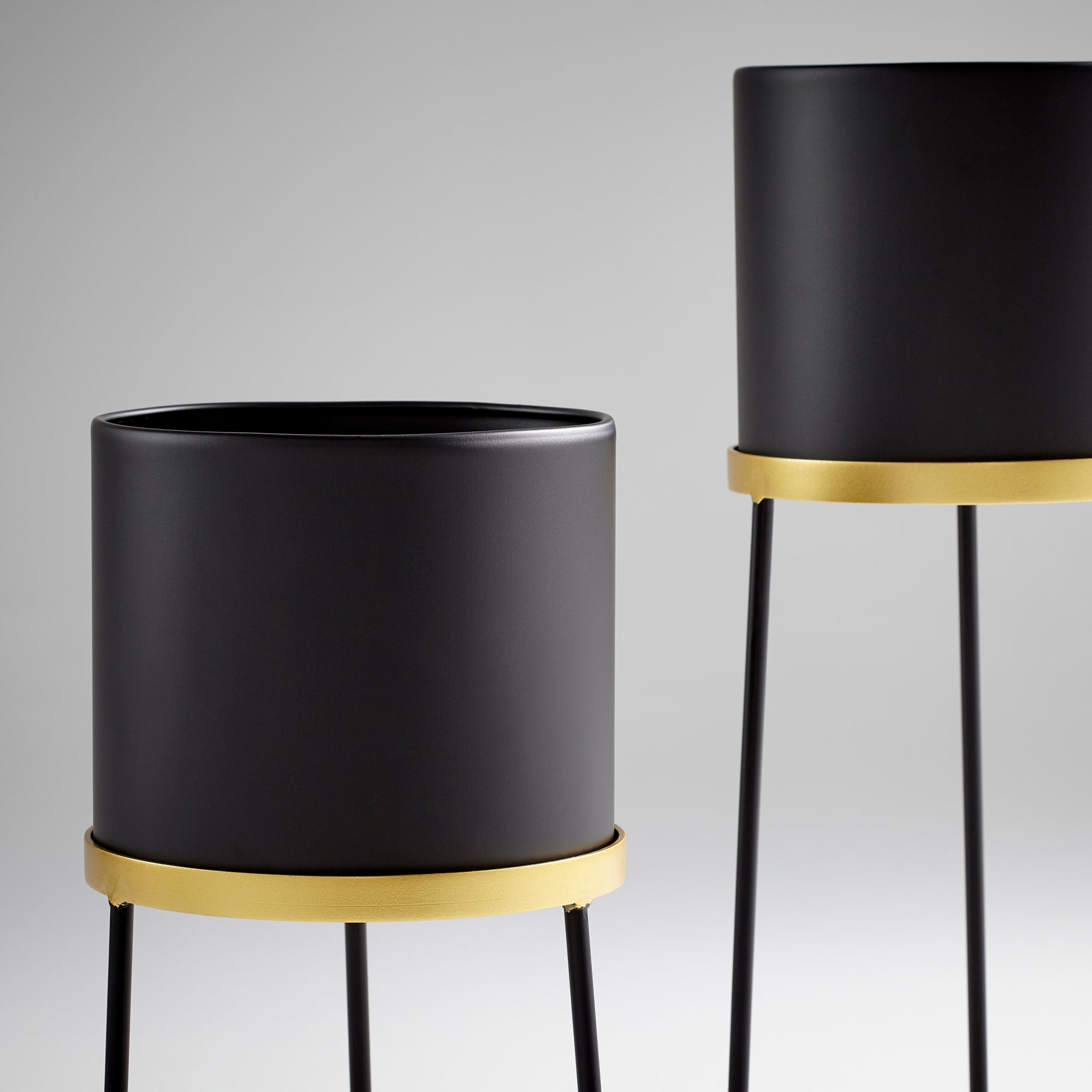 Liza Planter | Gold And Black – Large - Cyan Design